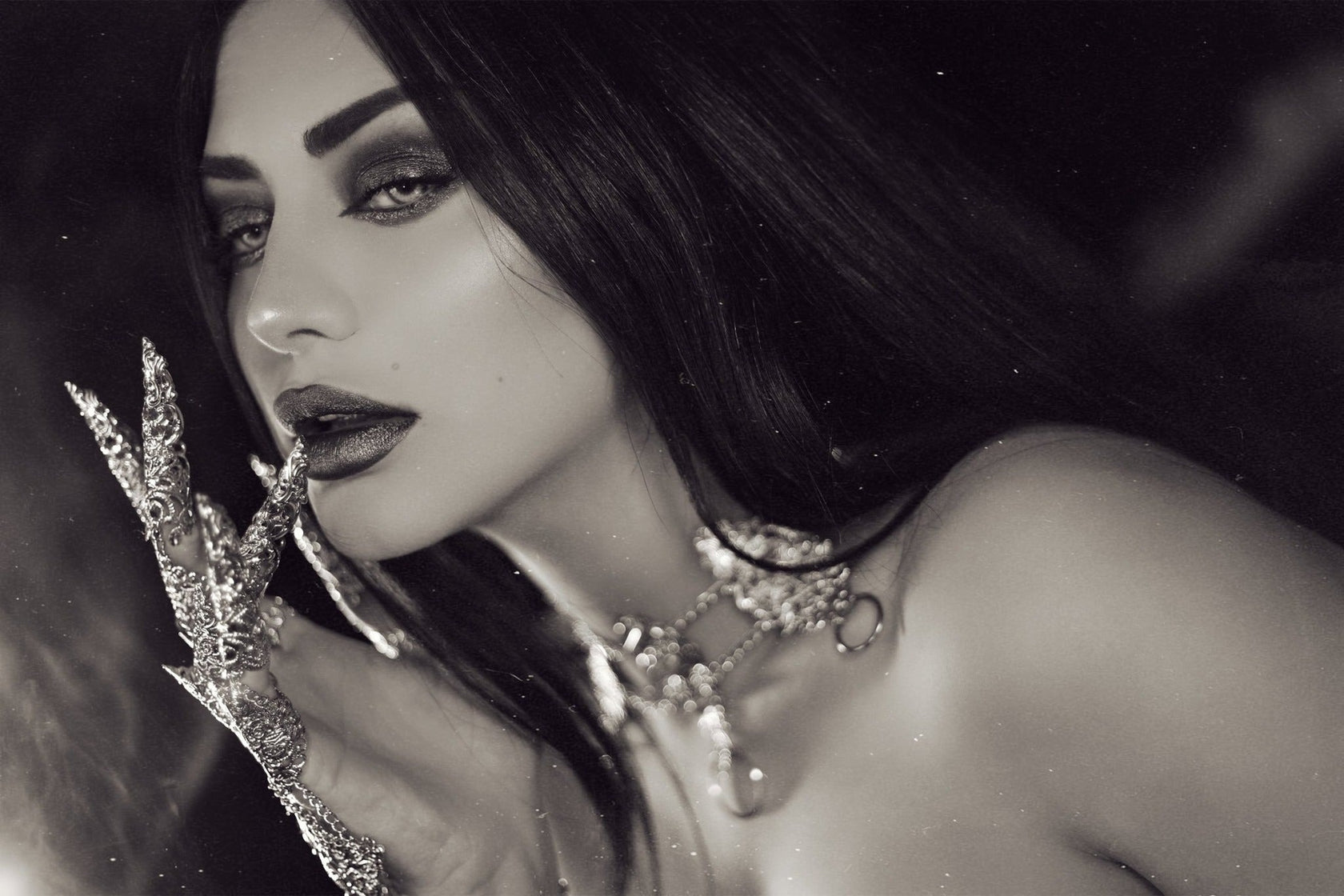 Full Hand Armor with Long Claws LOFN - MYRIL JEWELS – Myril Jewels